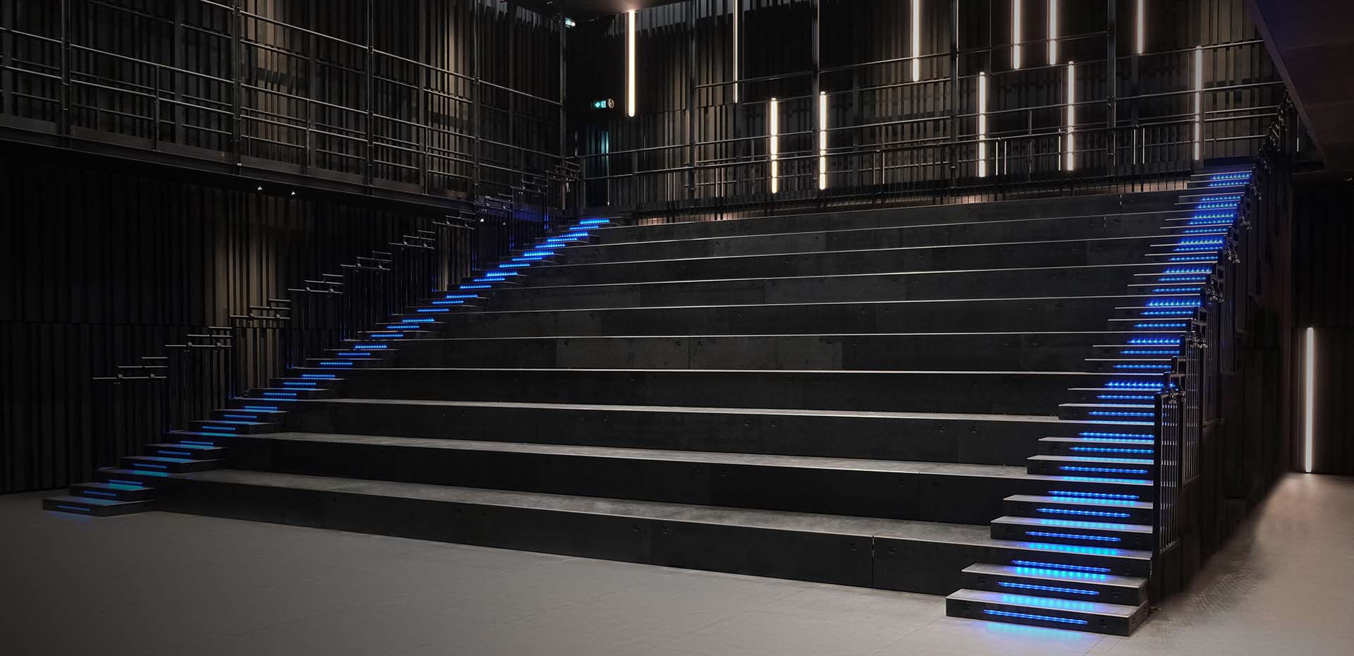 Grandstands, spectator stands and raked seating | HOAC®