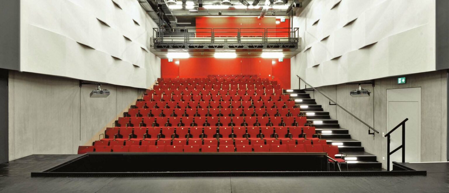 Grandstands, spectator stands and raked seating | HOAC®